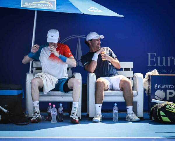 What Do Pro Tennis Players Drink During a Match? Why You Should Be ...